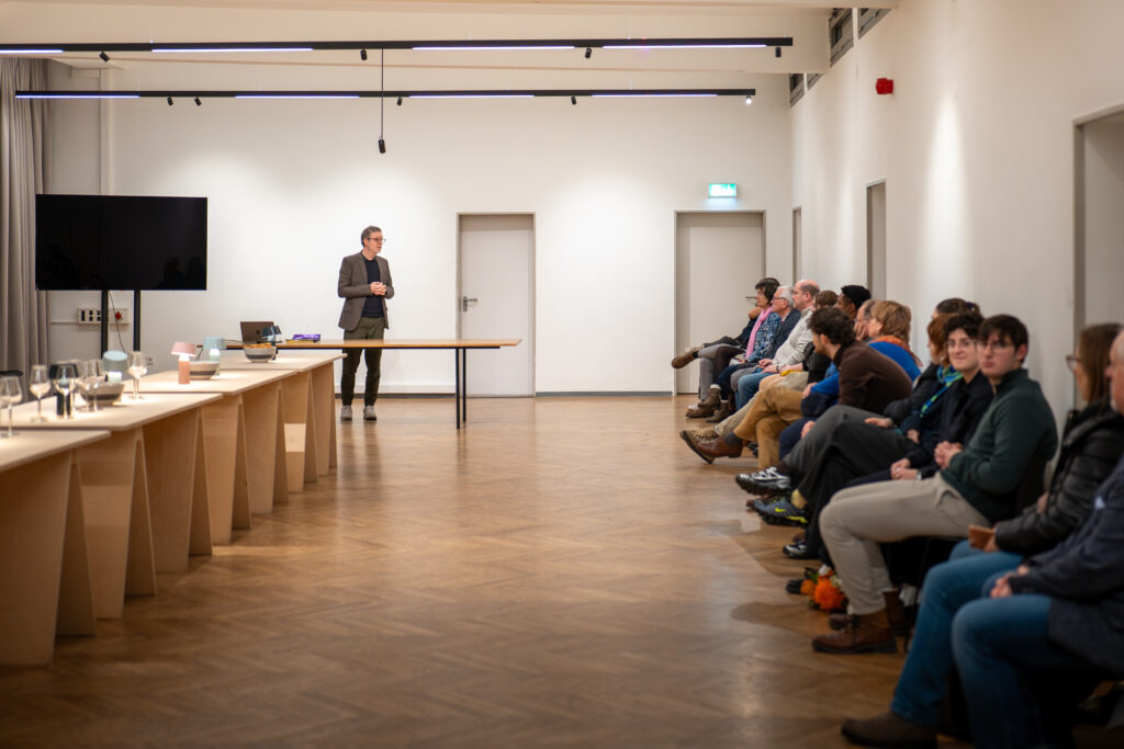 Graduate Projects – SS 2024/25 - Frankfurter Akademie für Kommunikation ...