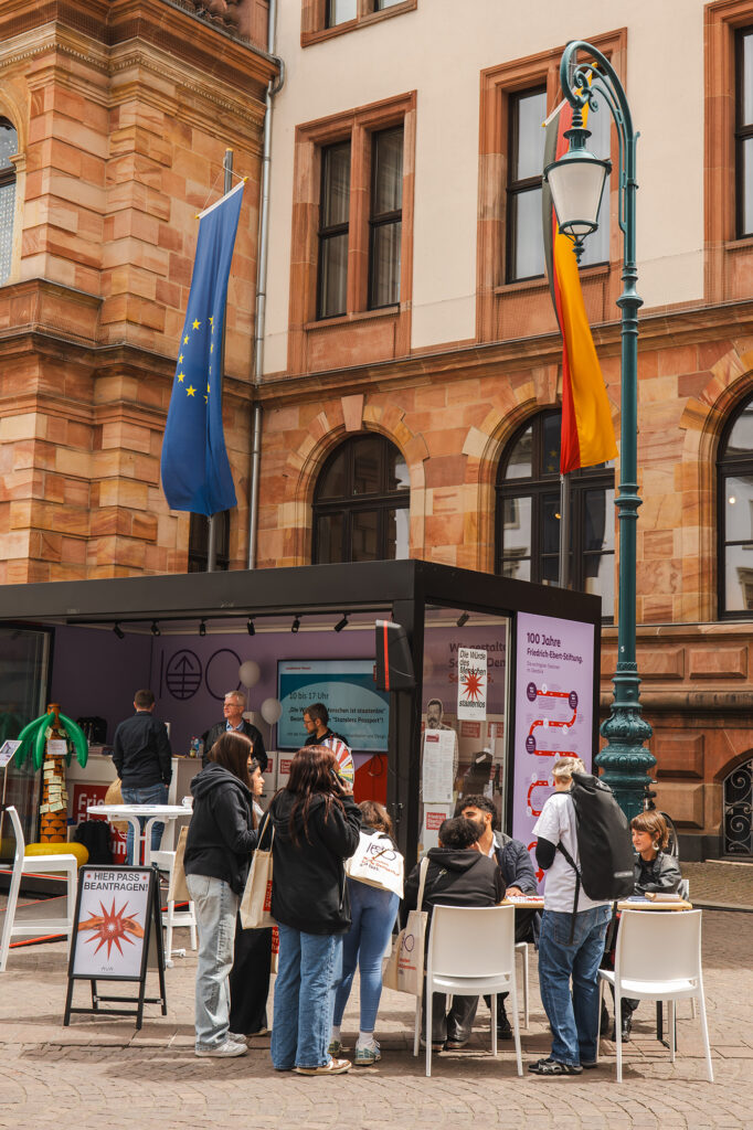 Stateless-Passport - Frankfurter Akademie für Kommunikation und Design